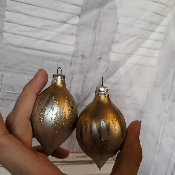 Unbranded | Holiday | Vintage Gold Silver Glitter Teardrop Snowcap ...